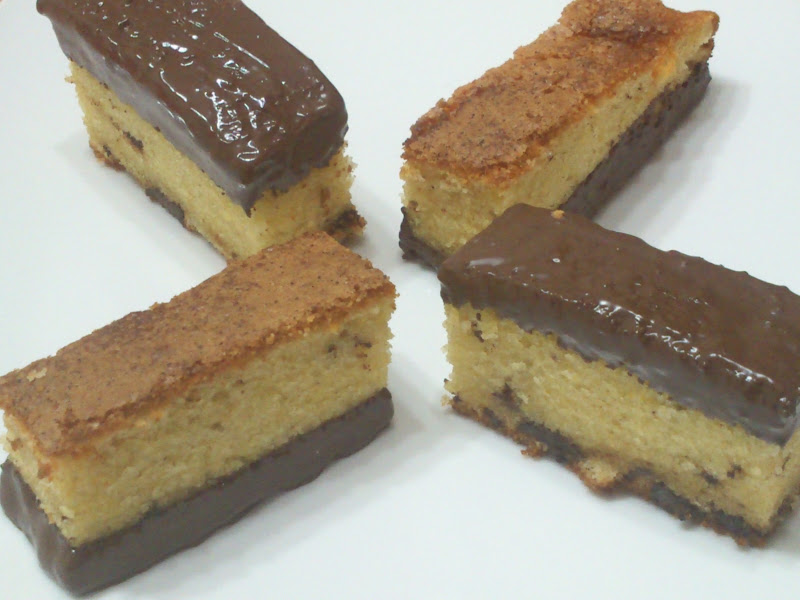 MIL RECETAS, MIL RECUERDOS: COCA DULCE CON CHOCOLATE.